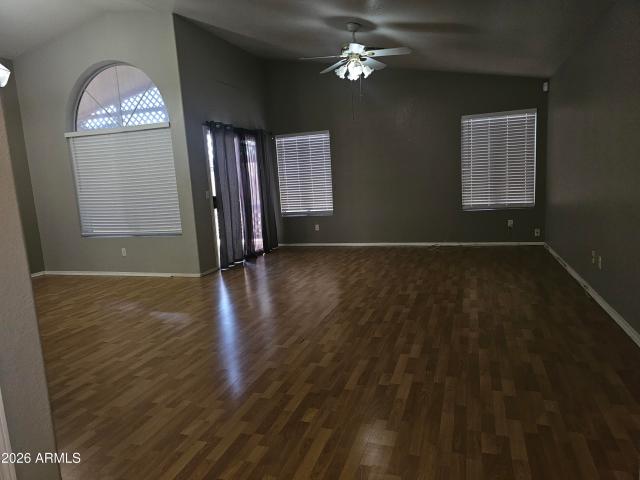 5045 W Topeka Drive