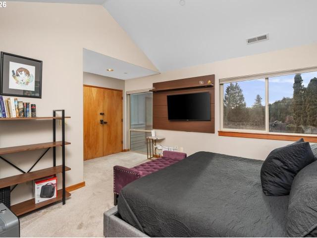 5047 SW View Point Ter, Unit C, Portland, OR 97239 | MLS #250545