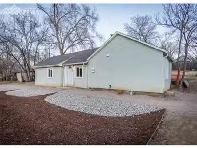 50486100 746 East Costilla Street