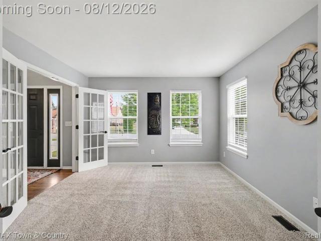 5048 Meadowbrook Lane