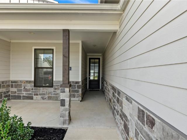 5048 Mooney Fallas Dr, Bryan, TX 77802 | MLS #25011