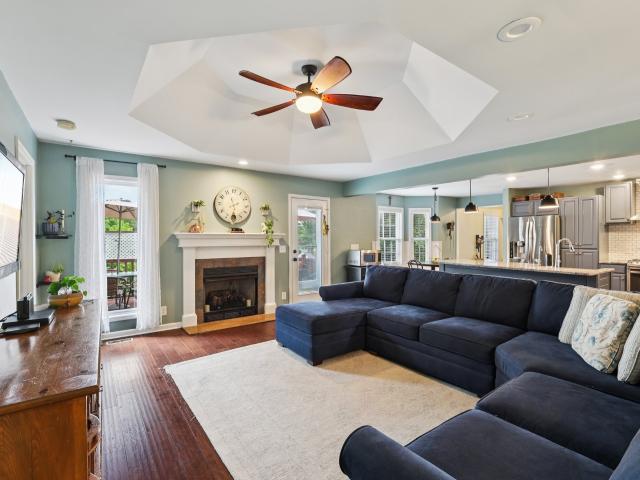 5048 Riverview Dr