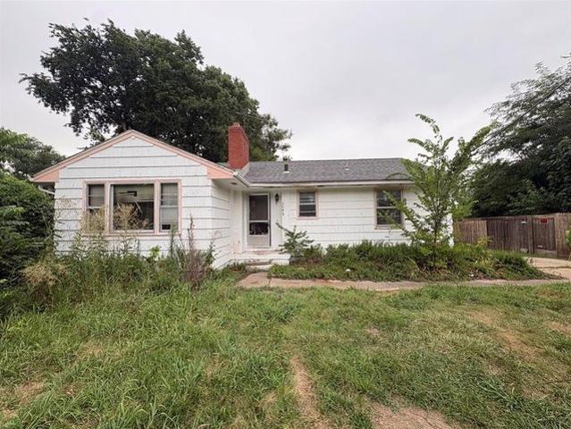 5049 N Brighton Ave, Kansas City, MO 64119