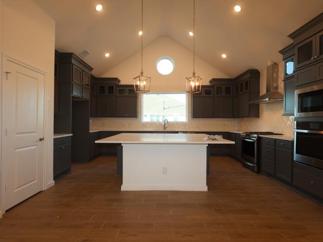 5049 Bluebell Way