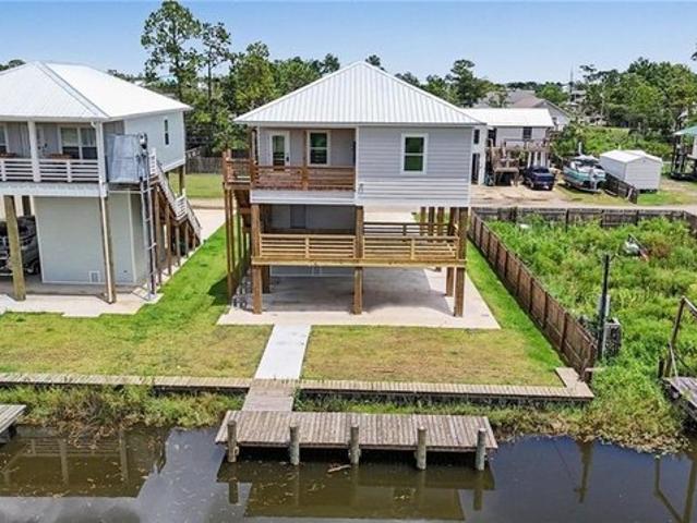 5049 Georgia St, Bay Saint Louis, MS 39520