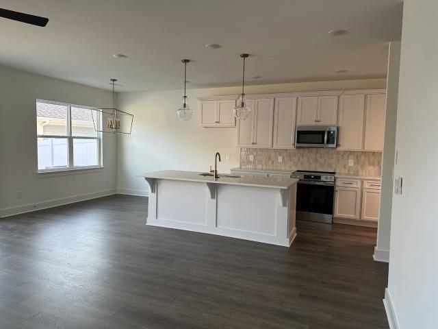 5049 Greentree Dr