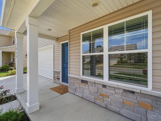 5049 Lakeview Drive