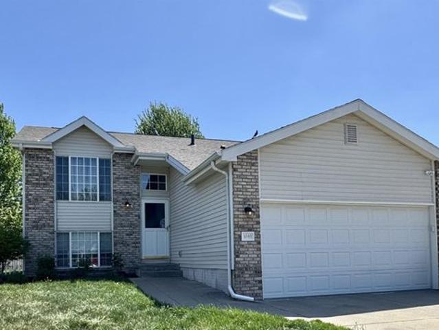 5040 NW 10th St, Lincoln, NE 68521