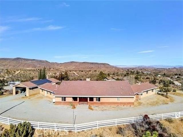 5040 Brisbane Ave, Yucca Valley, CA 92284