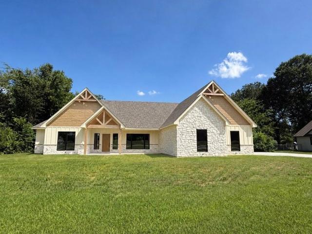 5040 Farm Road 195, Paris, TX 75462