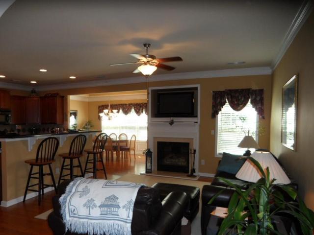 5040 Hasting Terrace
