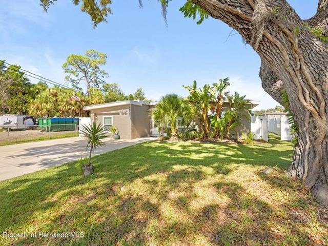 5041 Maplewood Dr, Hernando Beach, FL 34607