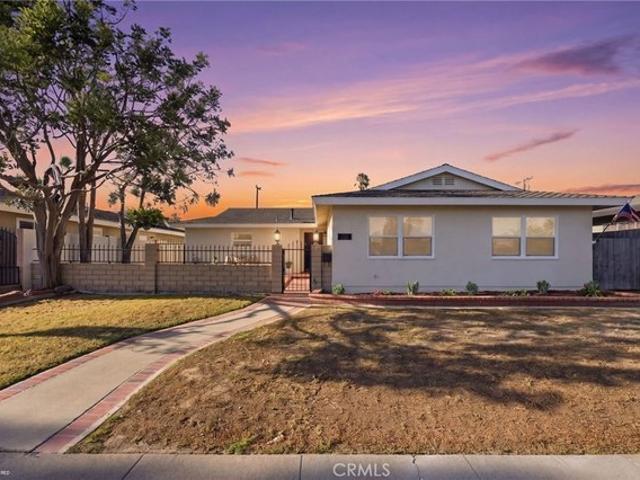 5041 McFadden Ave, Huntington Beach, CA 92649
