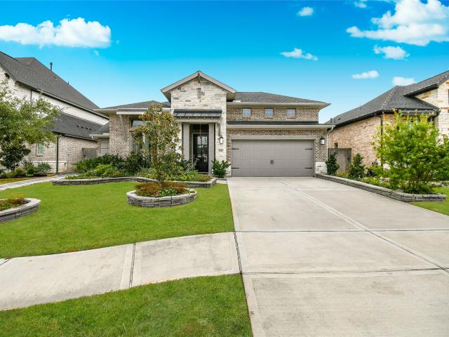 5042 Albany Shores Lane