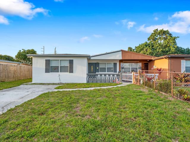 5042 Eadie Pl, West Palm Beach, FL 33407 | MLS #B26008 | Compass