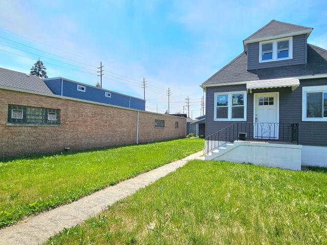 5042 Reading Avenue