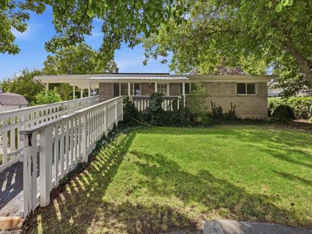 5042 S Leisure Ln, Taylorsville, UT 84129