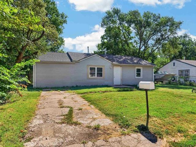 5042 S Meadowview Ave, Wichita, KS 67216