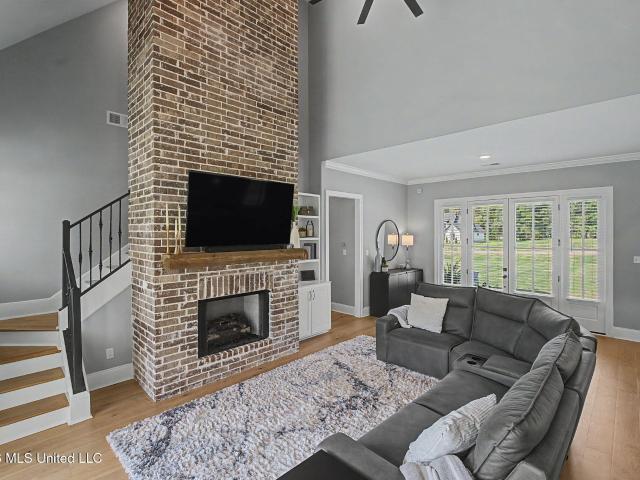5042 Sophia Lane