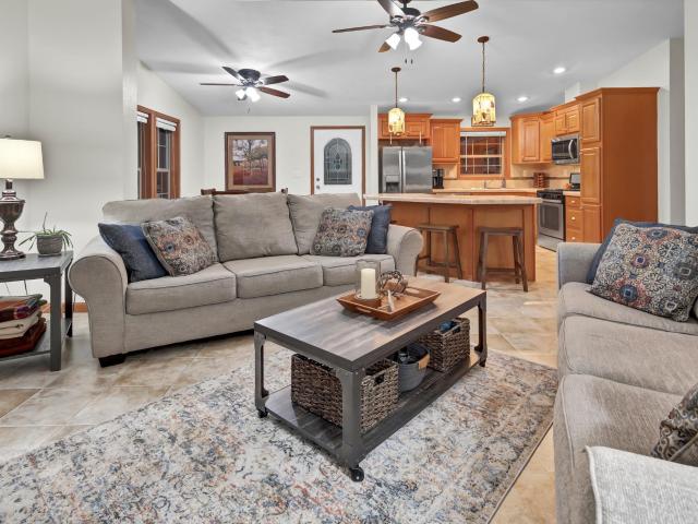 5042 White Gables Road