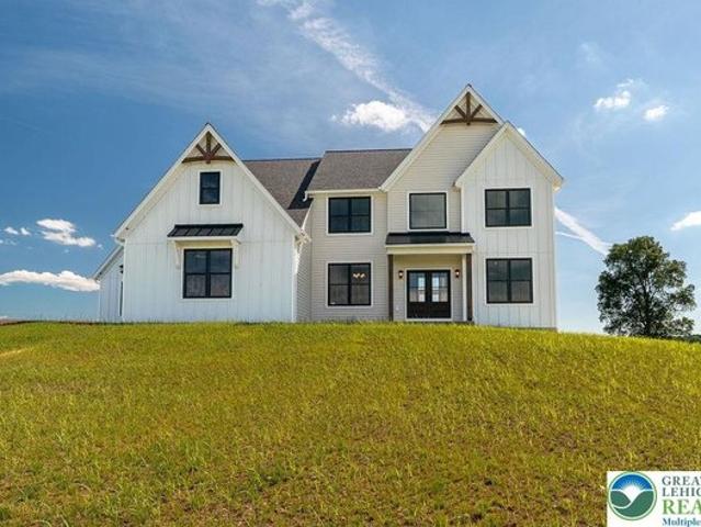 5043 Chapmans Rd, South Whitehall Township, PA 18104