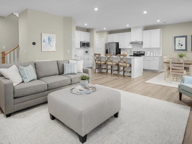 5043 Kensington Way