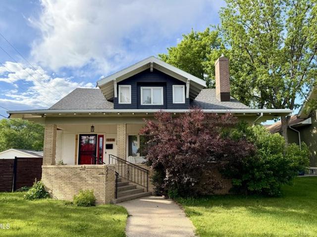 504 3rd St NW, Mandan, ND 58554