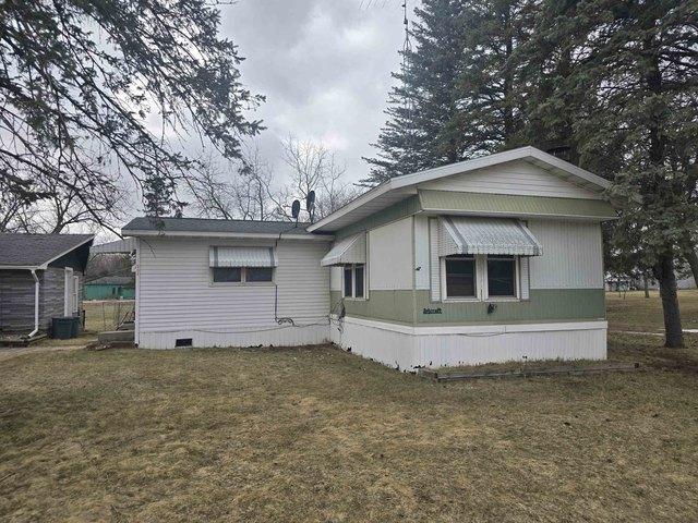 504 2nd St, Almond, WI 54909