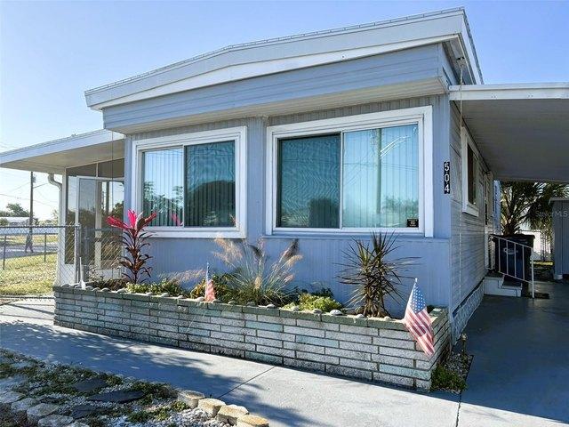504 50th Avenue Dr W, Bradenton, FL 34207