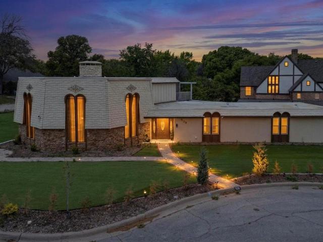 504 Cholla Ct, Fort Worth, TX 76112 | MLS #21225 | Compass