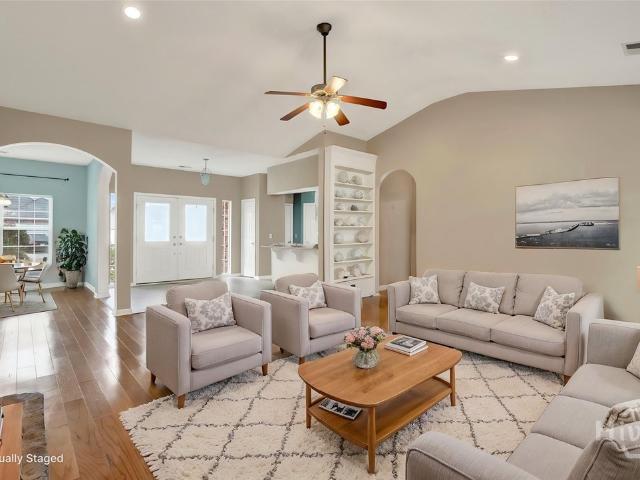 504 Amsonia Circle