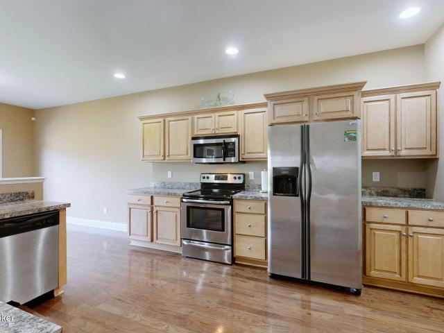 504 Autumn Grove Cir