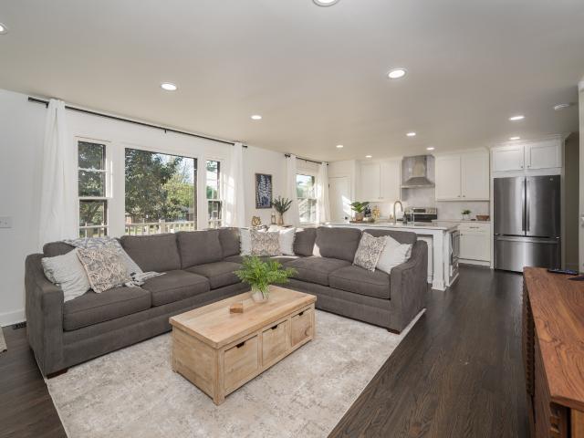 504 Bismark Dr
