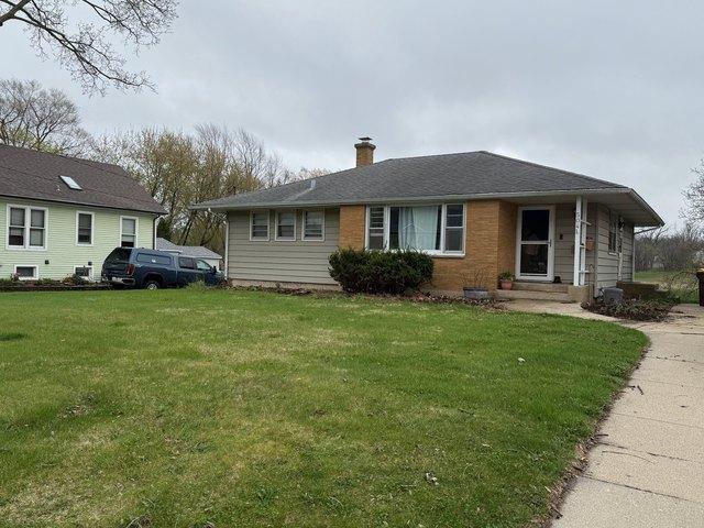 504 E Calhoun St, Woodstock, IL 60098