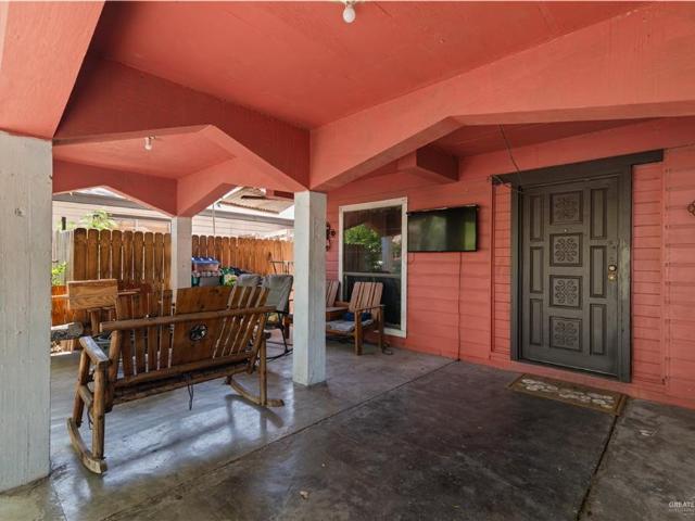 504 E Chapa Avenue