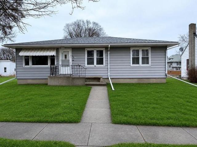 504 E Colden St, Polo, IL 61064