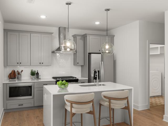 504 Edwin St # 18