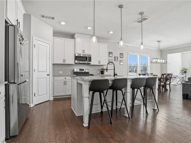 504 Elm Bluff Way