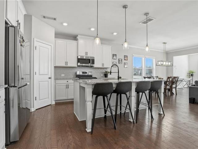 504 Elm Bluff Way