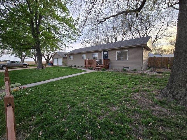 504 F St, Shelton, NE 68876