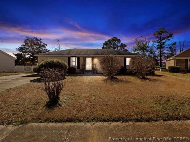 504 Fenmark Pl, Fayetteville, NC 28314