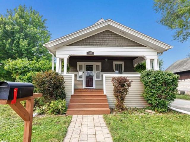 504 Hewitt St, Neenah, WI 54956
