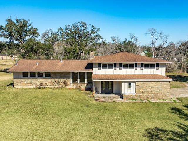 504 Highway 332 W, Lake Jackson, TX 77566