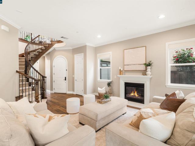 504 Hyacinthus Ct