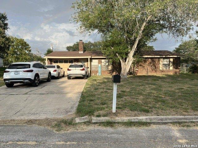 504 Low Meadow Dr, Pleasanton, TX 78064