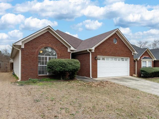 504 Lakeside Circle