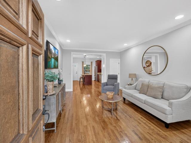 504 Landmark Ct