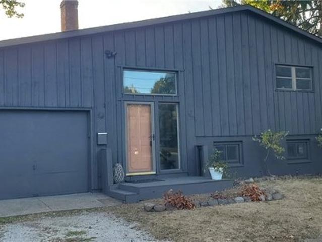 504 Larkin Ave, Akron, OH 44305