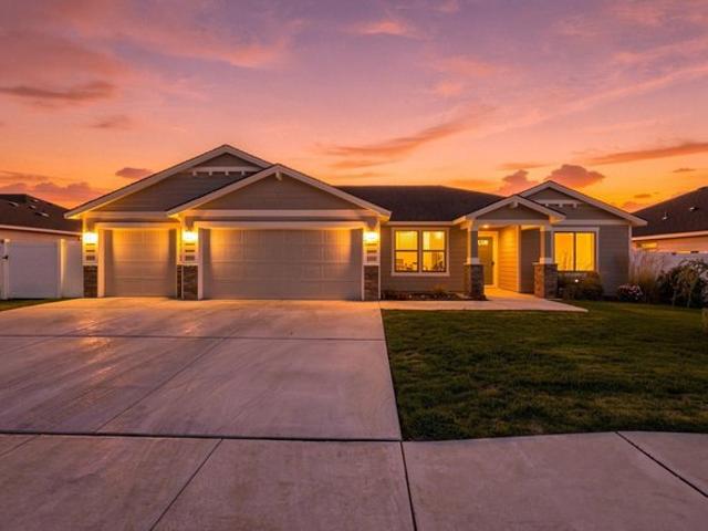 504 Lizzy Ln, Grandview, WA 98930