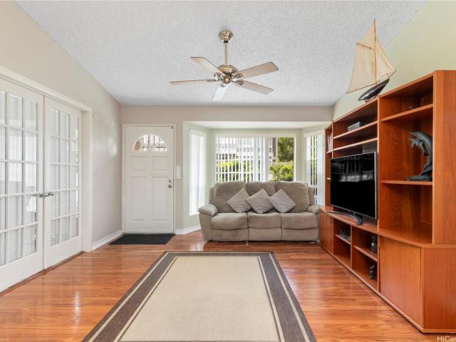 504 Mananai Pl, Unit 14D, Honolulu, HI 96818 | MLS #202605 | Compass